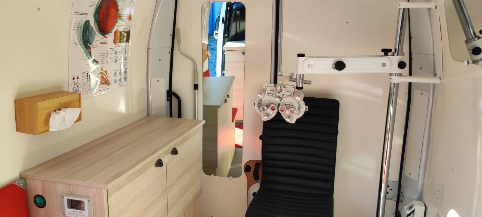 Visiotruck. Vendeur de Camion d'Optique à Domicile.