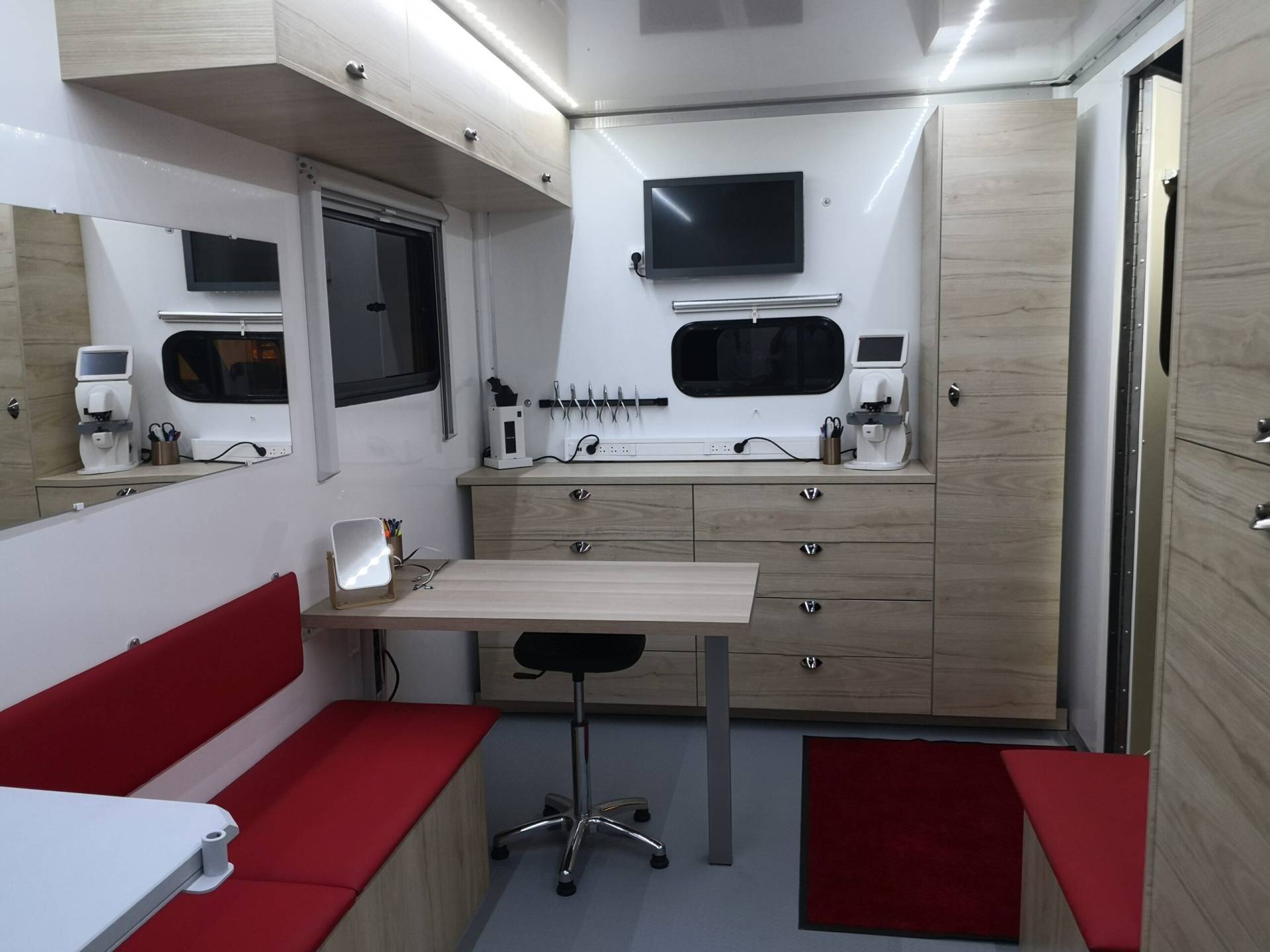 Visiotruck. Camion d'Opticien neuf et occasion. Optique à domicile.