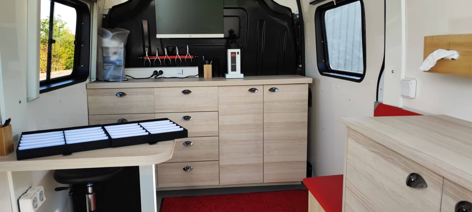 Visiotruck. Vendeur de Camion d'Optique à Domicile.